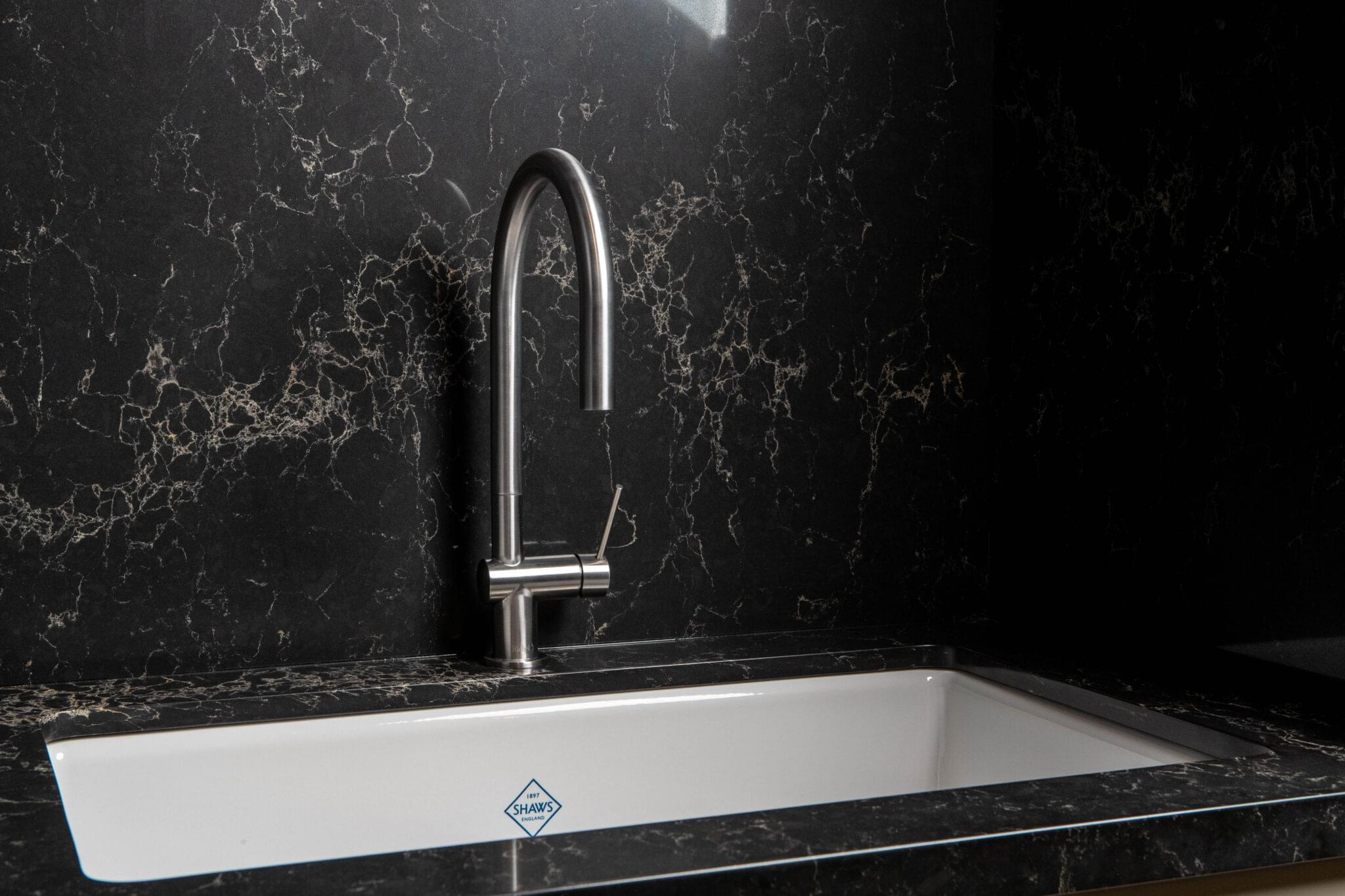 Vanilla Noir - Surface Grani Quartz